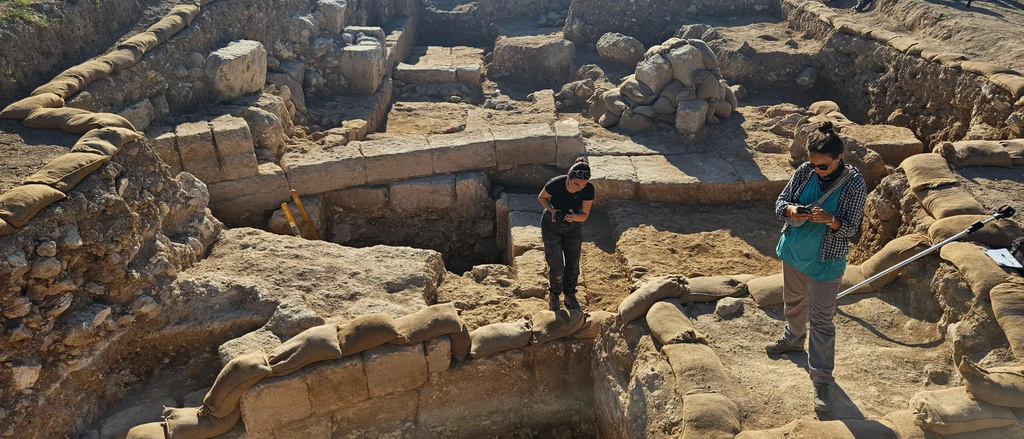Archaeologists Find Roman Military Amphitheater in Israel, With Blood ...